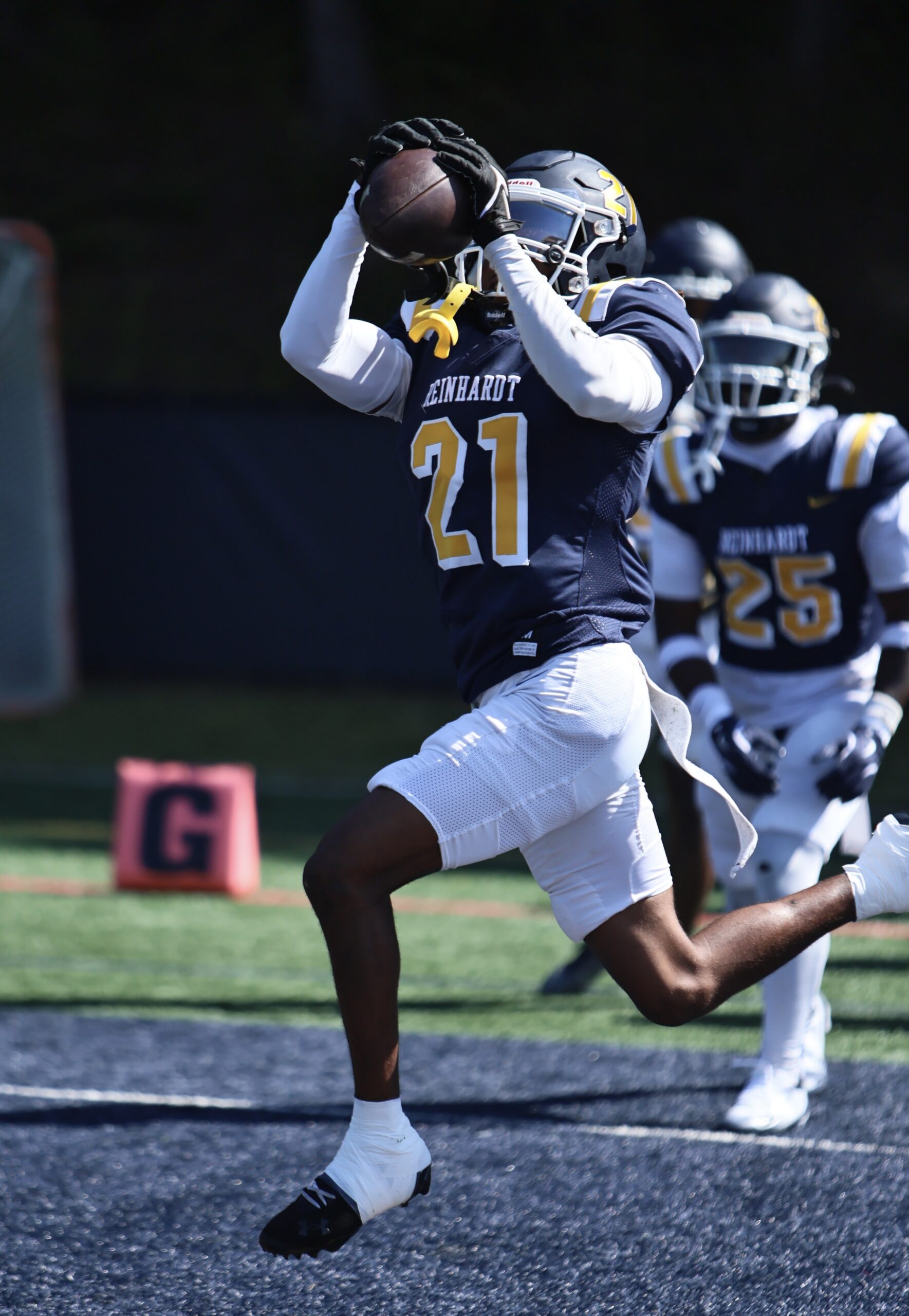 Football Season Opens with a Win - Reinhardt University