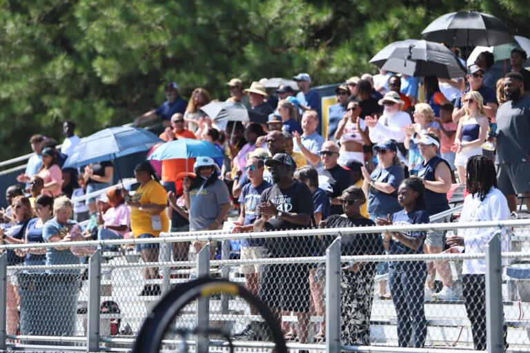 Football Season Opens with a Win - Reinhardt University